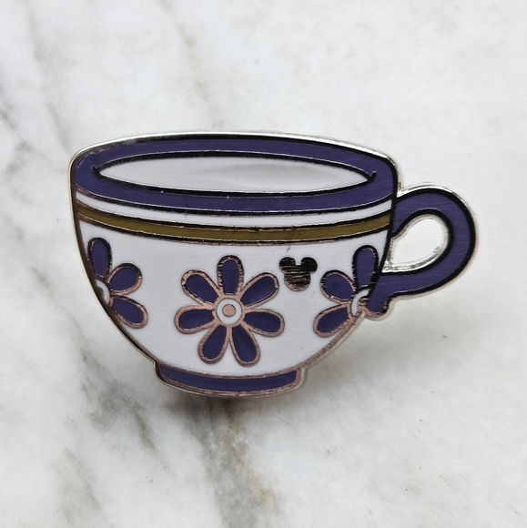 Disney | Jewelry | Alice In Wonderland Mad Tea Party Teacup Disney Pin ...